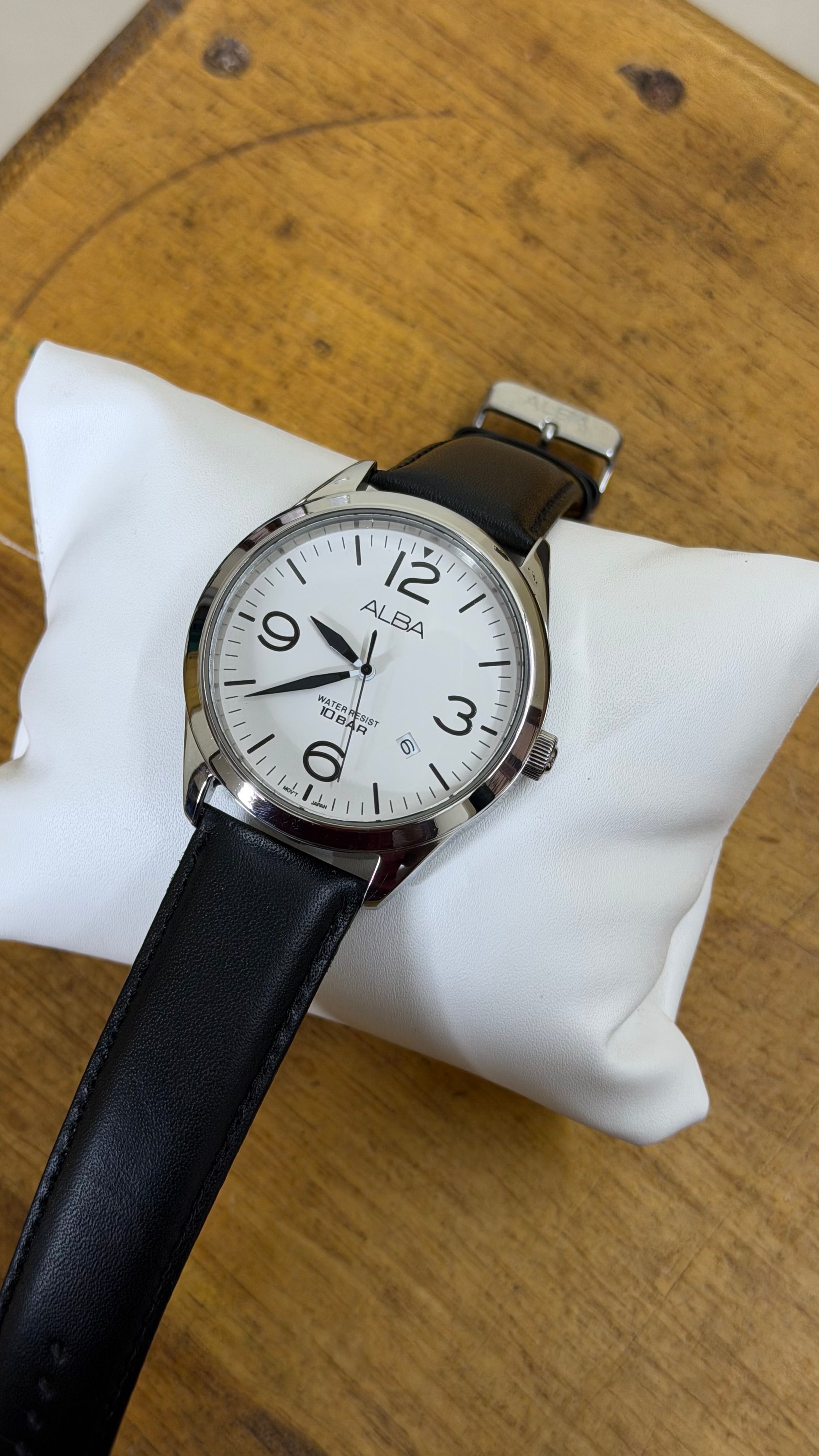 PreOwned Alba Quartz Watch – THEWATCHPROJECTS